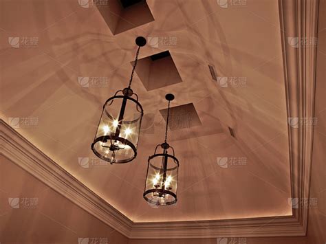 天花板上的灯