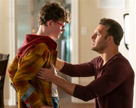 9 1 1 Star Ryan Guzman Reflects On Emotional Goodbye In Season 7 Finale