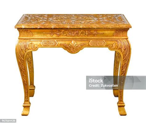 황금 테이블 흰색 배경에 고립 된 조각 클리핑 경로입니다 0명에 대한 스톡 사진 및 기타 이미지 0명 가구 가정 생활 Istock