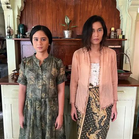 7 Potret Kompak Tissa Biani Dan Dian Sastrowardoyo Di Balik Serial