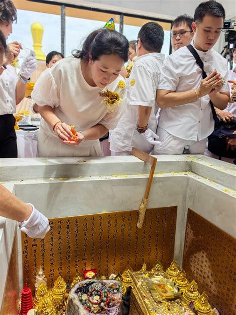 Phee Syn Tze 彭心慈 Added A New Photo Phee Syn Tze 彭心慈