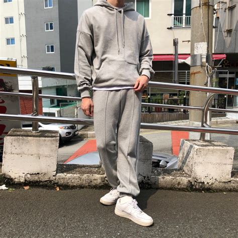 남자 회색 트레이닝 셋업 츄리닝 조거팬츠 후드티 트레이닝복 세트 데일리룩 코디 편한 산책 집앞룩패션 네이버 블로그