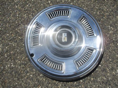 One Factory 1967 Chevy Chevelle 14 Inch Hubcap Wheel Cover Rare Wheel