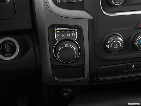 New Ram 1500 Classic 2024 36l Classic St Regular Cab 4x4 Photos