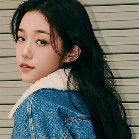 Roh Yoon Seo Asian World