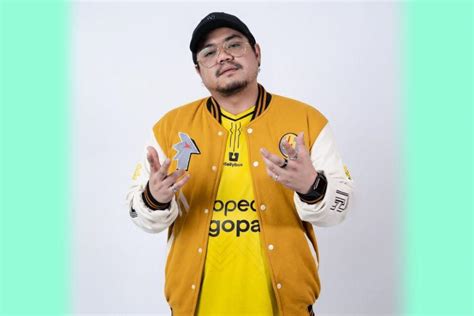 Profil Coach Yeb Pelatih Onic Esports Idn Times
