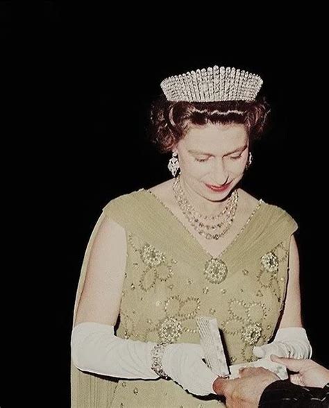 Queen Elizabeth Ii Young Queen Elizabeth Queen Elizabeth Ii Queen