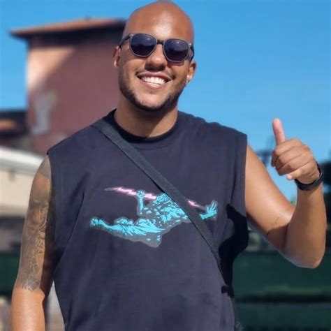 Renato Matos Rematos • Threads Say More