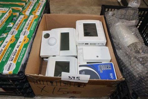 Johnson Controls Electronics Including Temperature Indicating