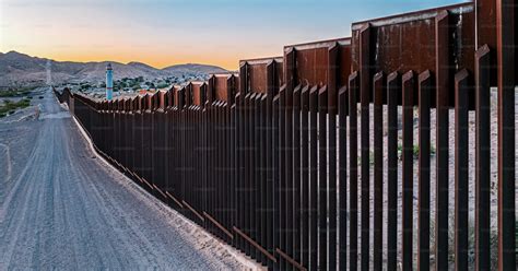 U S Southern Border Wall Fence “el Muro Fronterizo ” Separating El