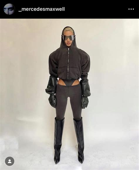 Mercedes Maxwell Wearing Yzy Shdz R Goodasssub