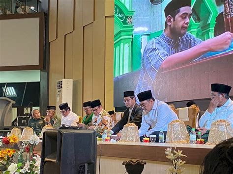 Haul Ke X Agh Kh Harisah Cak Imin Ingatkan Jaga Amanah Dan Warisan