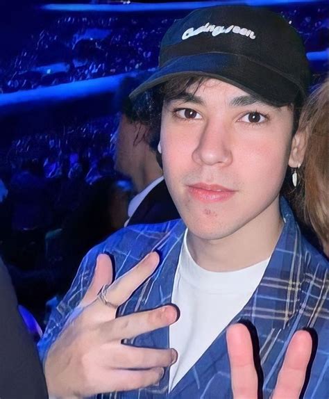 Pin De Scar En Spreen💕 ️ ️💖 ️💕💖 ️💕 Encuestas Para Amigos Imagenes De Gamers Chicos Abrazados