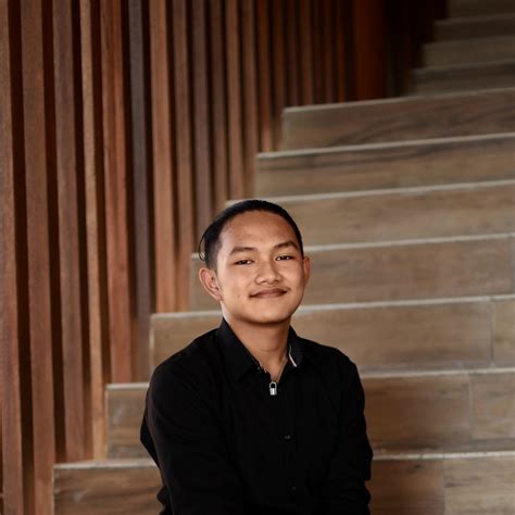 About Haikal Rowi Medium