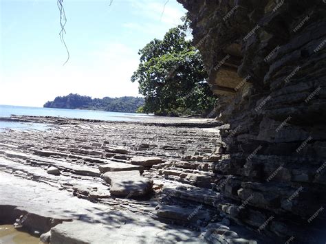 Premium Photo Stratigraphic Outcrop Of Coarse And Fine Sandstone