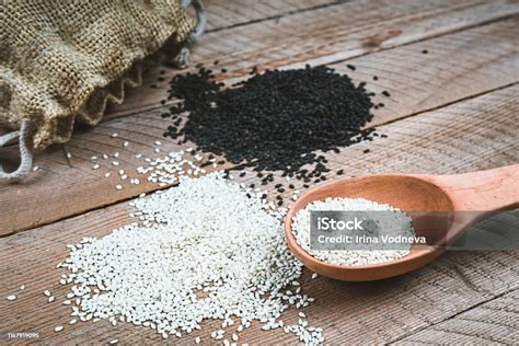 Berbagai Jenis Biji Wijen Biji Wijen Putih Hitam Dan Multiwarna Bumbu