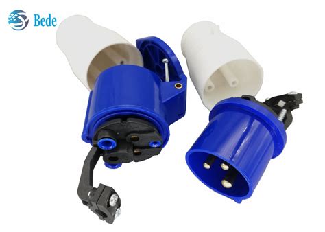 Single Phase Industrial Plug And Socket Pne Blue Color 220 250v 16a