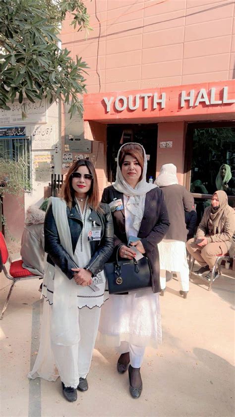 Javeria Ambreen Qureshi Adv