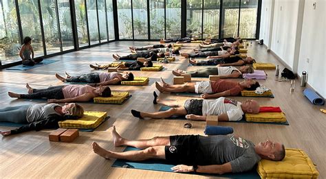 Somatic Yoga Group Classes I Yoga Therapy By Isabella Ciocca In Dubai