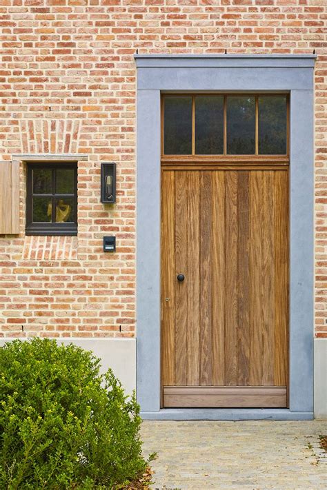 Houten Voordeur In Landelijke Stijl Houten Voordeuren Buitenkant Huis Gevel Woning