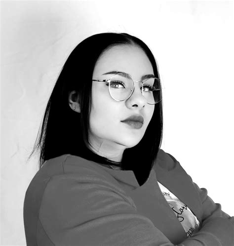 Meet Selia Fox Canvasrebel Magazine