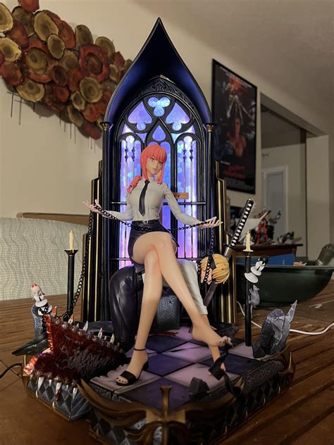 Bad Woman Series 02 Makima With Led Chainsaw Man Resin Statue Yolo