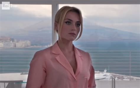 Imma Pirone Cosa Fa Nella Vita La Cameriera Di Alberto