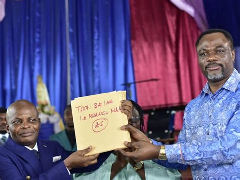 Epst Le Ministre Tony Mwaba Remet Symboliquement Les Diplômes Detat De Lédition 2021