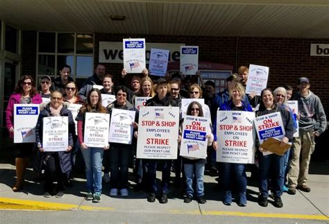 Strike Heres What Happens When 31000 Grocery Workers Walk Out