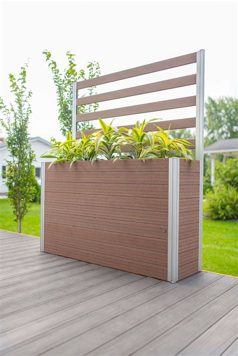 Urbana Large Parklette With Trellis