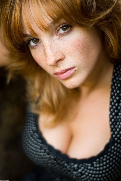 Red Headed Actresses Cleavage
