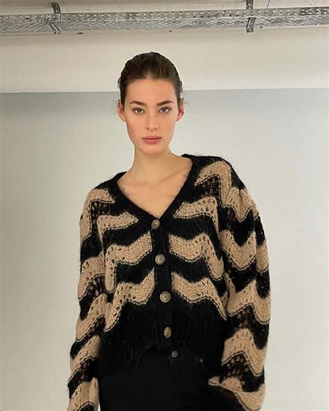 Audrey Grace Model Picture