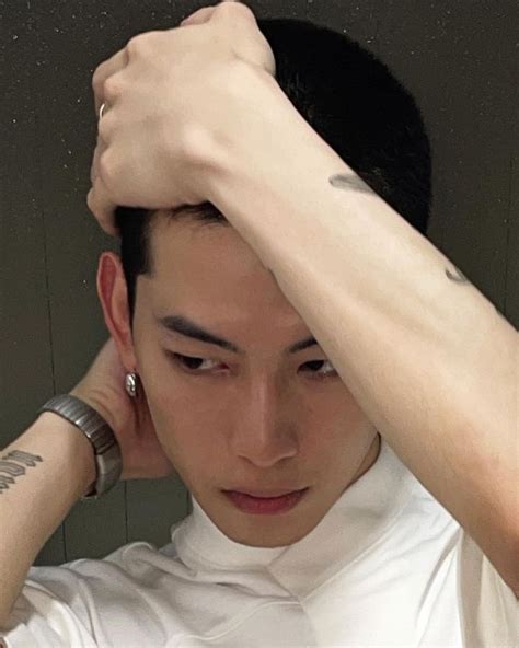 Zel On Instagram Male Pose Reference Human Poses Reference Body Poses