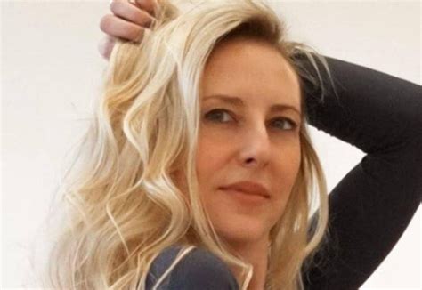 خنق وطحن ملكة جمال سويسرا على يد زوجها السياسة