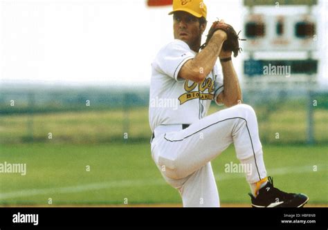 The Rookie Dennis Quaid 2002 © Buena Vistacourtesy Everett