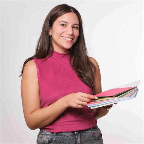 Laura Marquina Graphic Designer Agencia Creativa Guay Xing