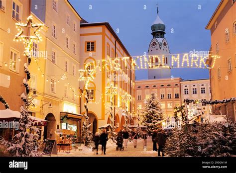 People Approaching Christmas Market Christmas Market Rosenheim