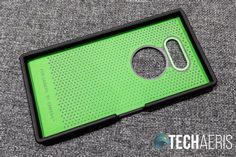 Razer Arctech Pro Review A Slick Phone Case Which Cools Your Smartphone