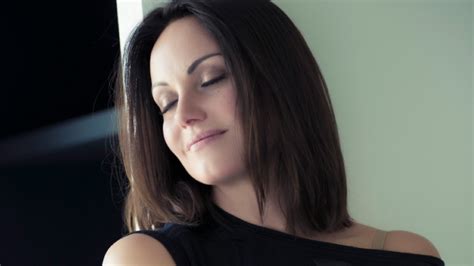 Chi è Neja La Biografia Della Cantante Imusicfun