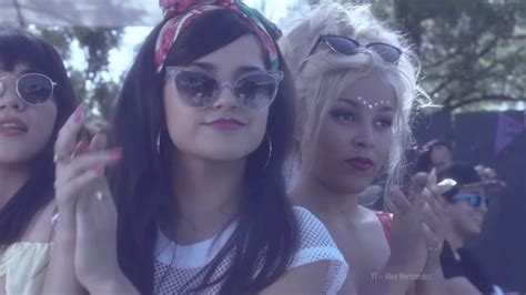 Shower Becky G Doja Cat At Jordan Timperley Blog
