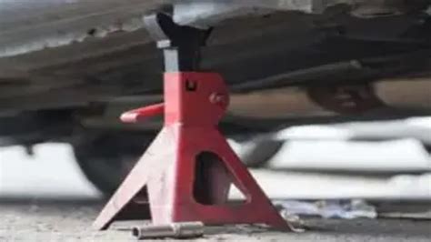 How To Use Jack Stands For Oil Change: A Comprehensive Guide | Tools Advisor