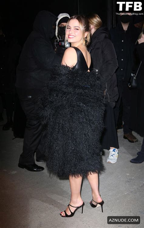 Addison Rae Sexy Seen Flaunting Her Tits And Legs At The Michael Kors