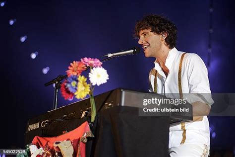 Singer Mika Photos And Premium High Res Pictures Getty Images