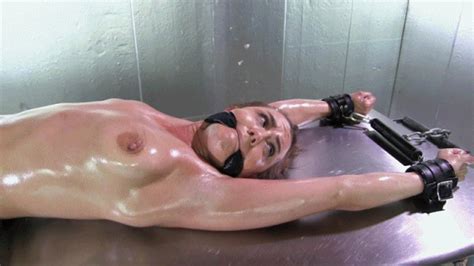 Maria Jade Stretched And Sliced By Pendulum Wmv Fayth On Fire Fetish