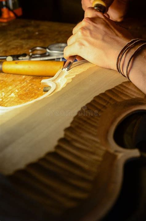 Artisan Woman Violin Maker Luthier Working In A New Violin Stock Image Image Of Focus Head