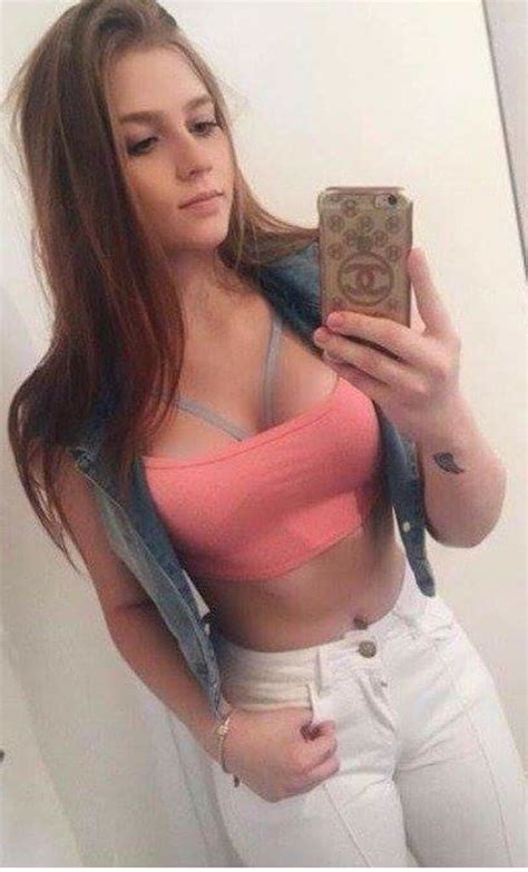 Foto De Damn This Chick Is Hot