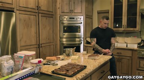 Brock Felt Horny After Knowing That Kyle Came In The Donut Eporner