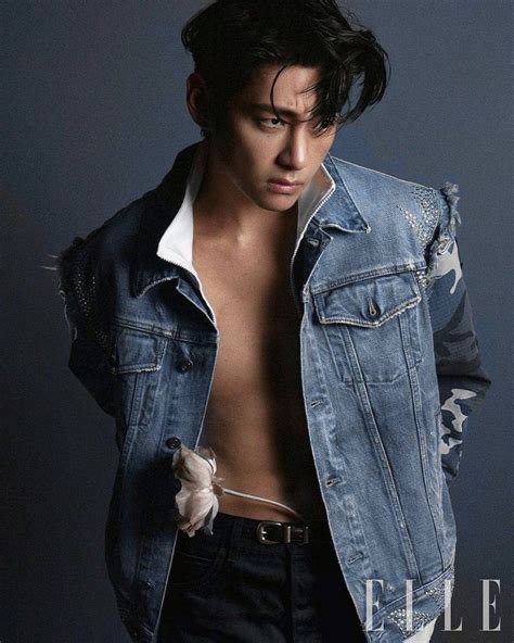 Pin On Ким Техен Taehyung Kim Taehyung Taehyung Photoshoot