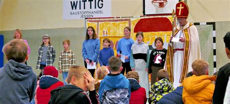 Traditionen Im Advent Jessener Schüler Erklären Warum Am Nikolaustag