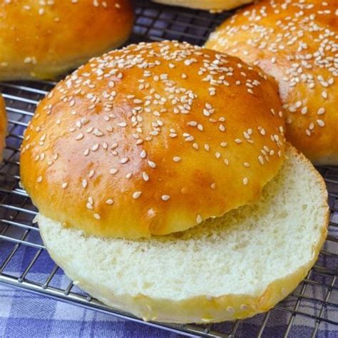 Best Hamburger Buns Recipe Not Too Heavy Or Too Soft The Best